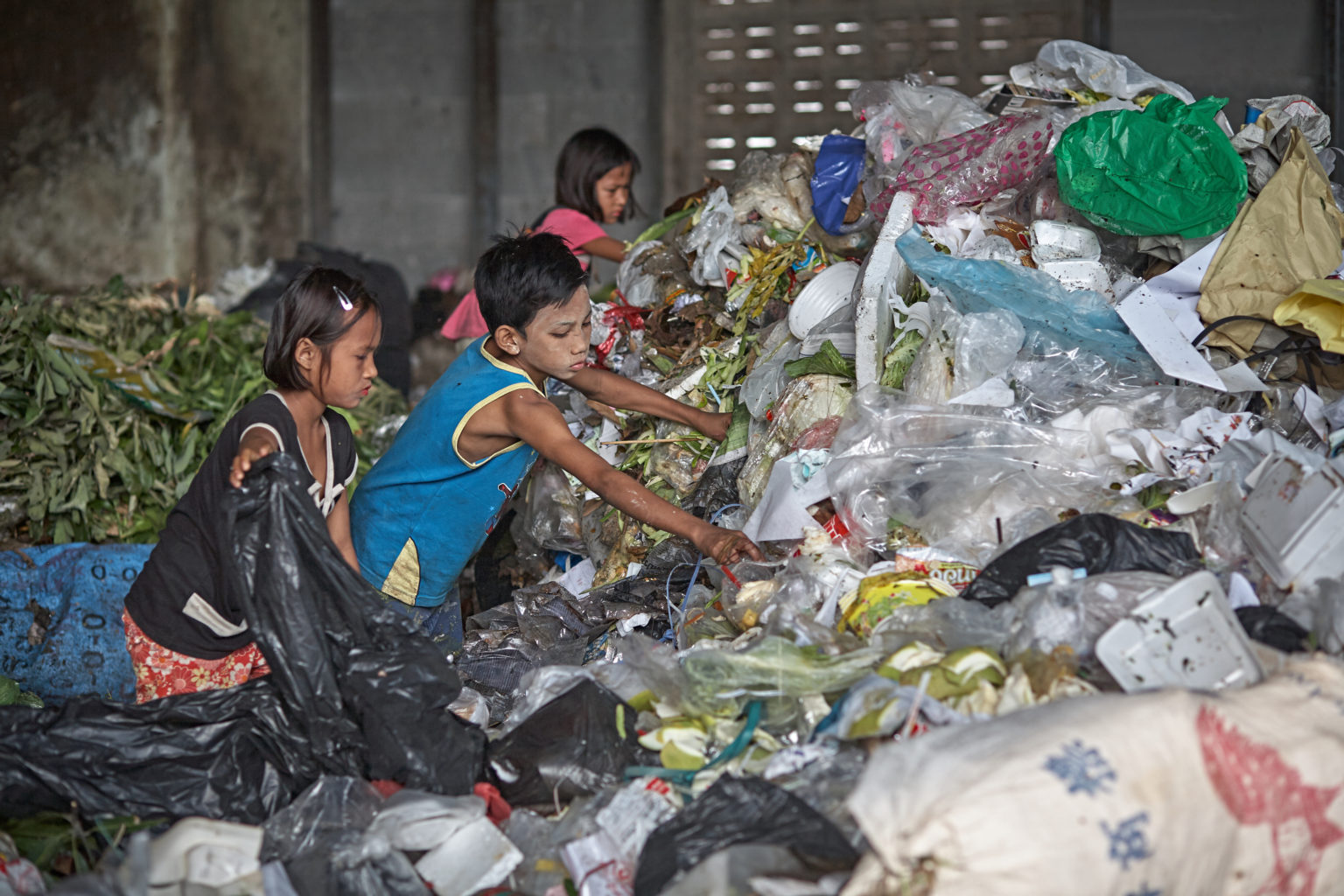 Plastic pollution and children’s rights - Humanium